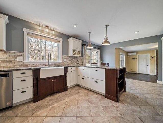 house with 4 bedroom, Epsom NH DLS102635560