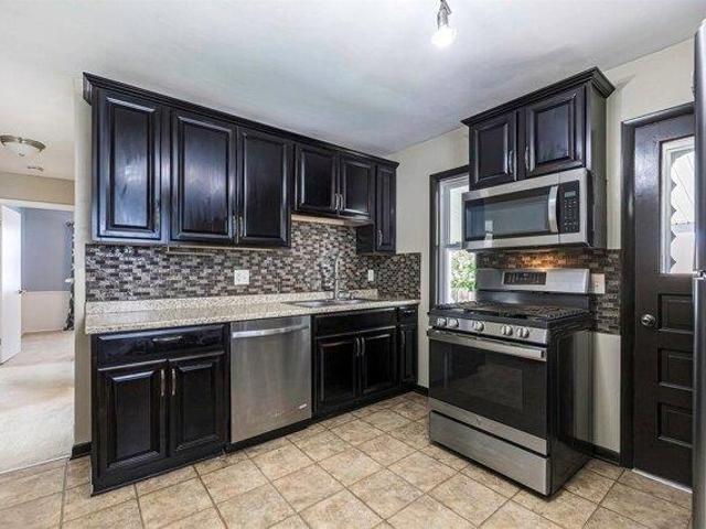 house with 4 bedroom, Erie PA DS103602188