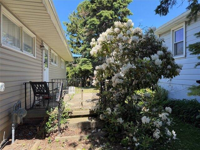 house with 4 bedroom, Erie PA ES104904240