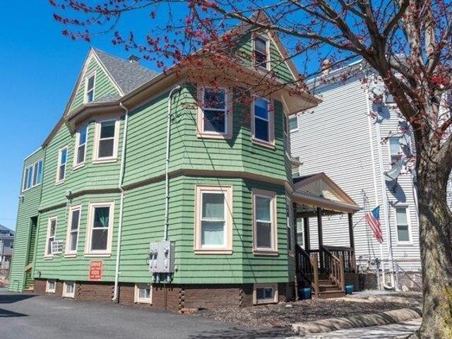 house with 4 bedroom, Everett MA DLS101630514