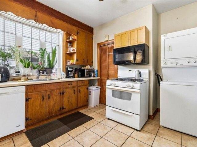 house with 4 bedroom, Everett MA ES105106017
