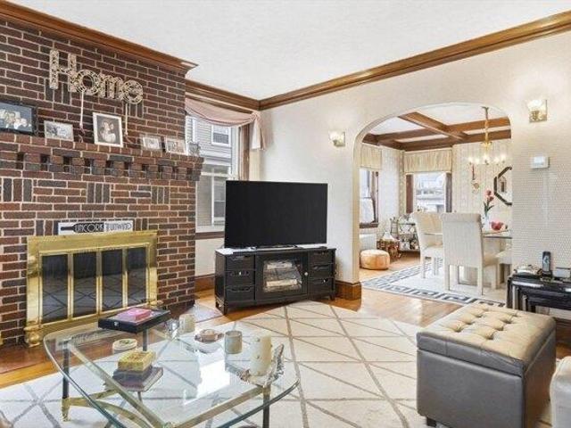 house with 4 bedroom, Everett MA ES103071187