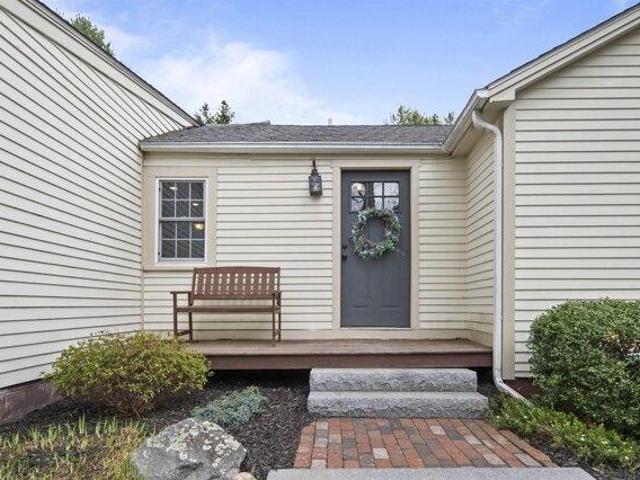 house with 4 bedroom, Exeter NH ES104832356