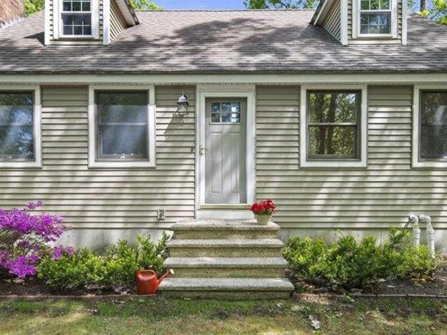 house with 4 bedroom, Exeter NH ES104232895