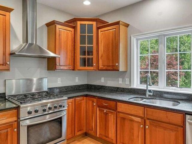 house with 4 bedroom, Exeter NH ES105104800