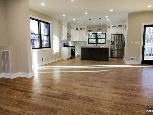 house with 4 bedroom, Fair Lawn NJ DS88242782