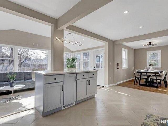house with 4 bedroom, Fair Lawn NJ DS88203052