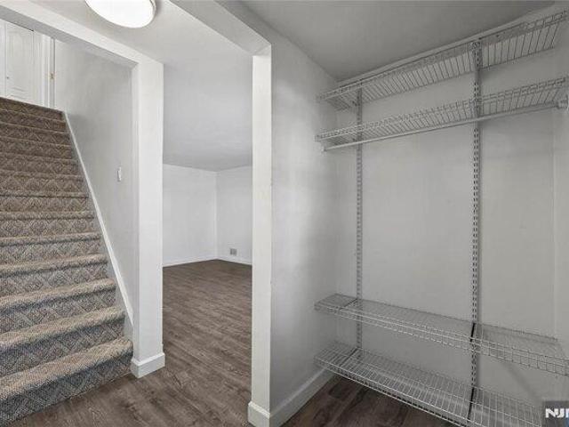 house with 4 bedroom, Fair Lawn NJ DS88370302