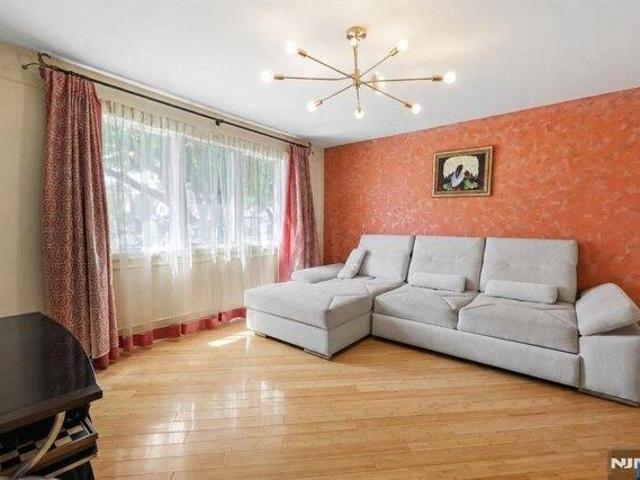 house with 4 bedroom, Fair Lawn NJ DS103627189