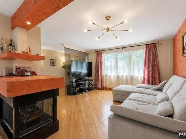 house with 4 bedroom, Fair Lawn NJ ES103627189