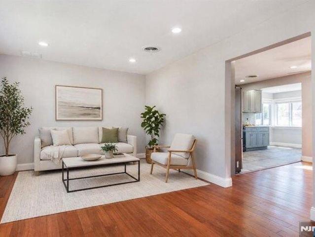 house with 4 bedroom, Fair Lawn NJ ES104850859