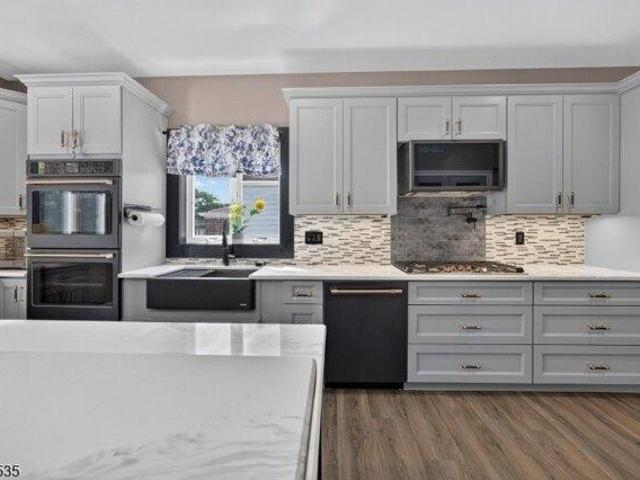 house with 4 bedroom, Fair Lawn NJ ES104851464