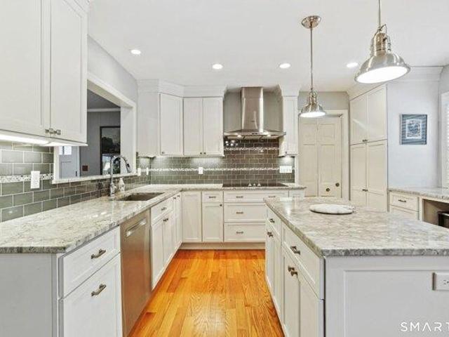 house with 4 bedroom, Fairfield CT ES104443119
