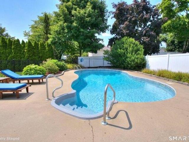 house with 4 bedroom, Fairfield CT ES105173895
