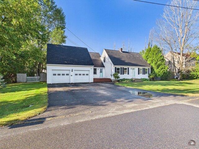 house with 4 bedroom, Fairfield ME ES105659914