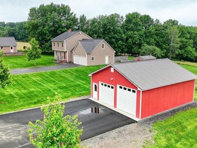 house with 4 bedroom, Fairfield ME ES105117104