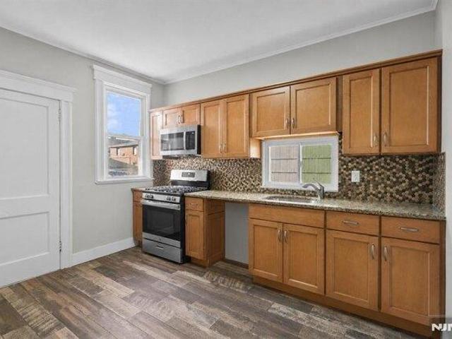 house with 4 bedroom, Fairview NJ ES103189915