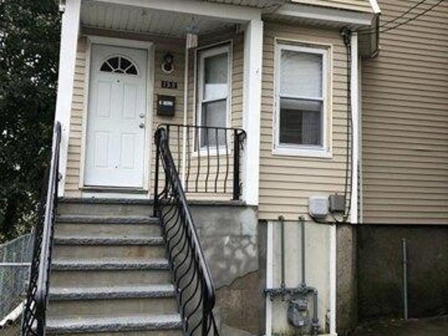 house with 4 bedroom, Fall River MA DLS102444618