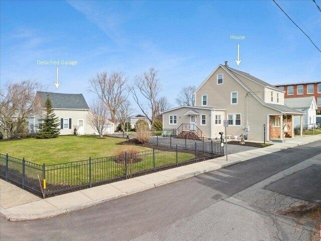 house with 4 bedroom, Fall River MA DLS102412843