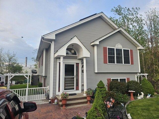 house with 4 bedroom, Fall River MA DLS102724030