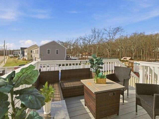house with 4 bedroom, Fall River MA DLS103100460