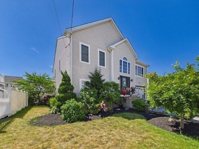 house with 4 bedroom, Fall River MA DS104075546
