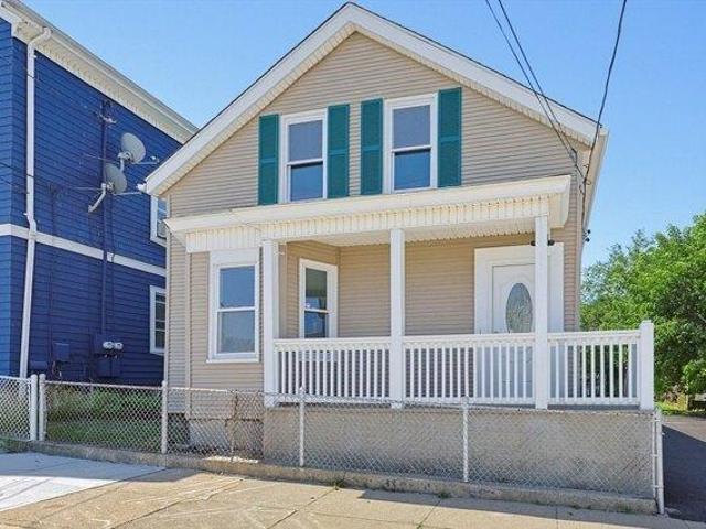 house with 4 bedroom, Fall River MA DS104152480