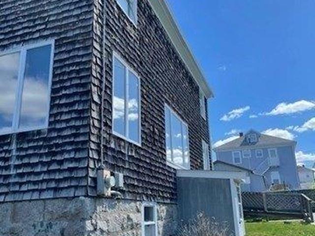 house with 4 bedroom, Fall River MA DS102583165