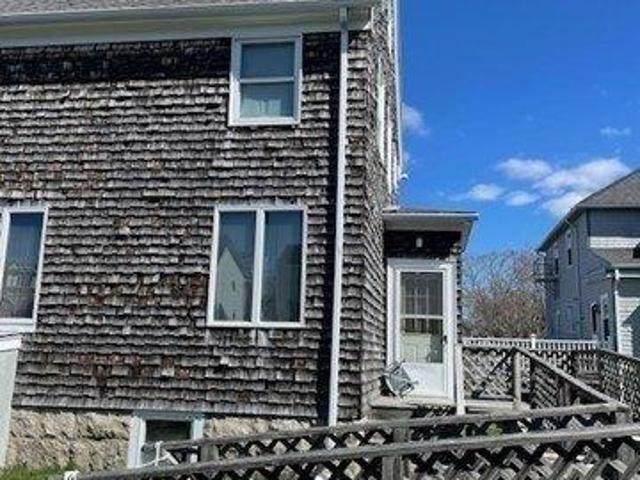 house with 4 bedroom, Fall River MA ES104008304