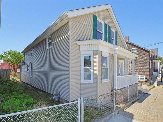 house with 4 bedroom, Fall River MA ES104152480