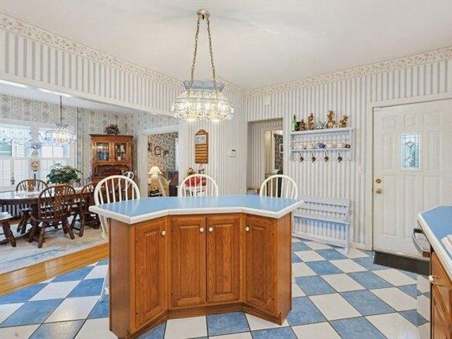 house with 4 bedroom, Fall River MA ES104237100