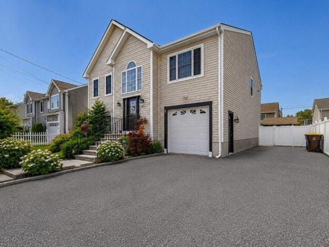 house with 4 bedroom, Fall River MA ES104790168