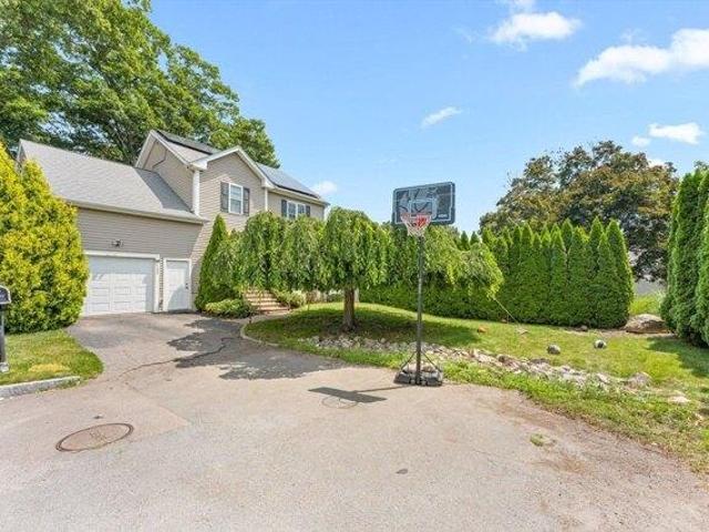 house with 4 bedroom, Fall River MA ES104811674