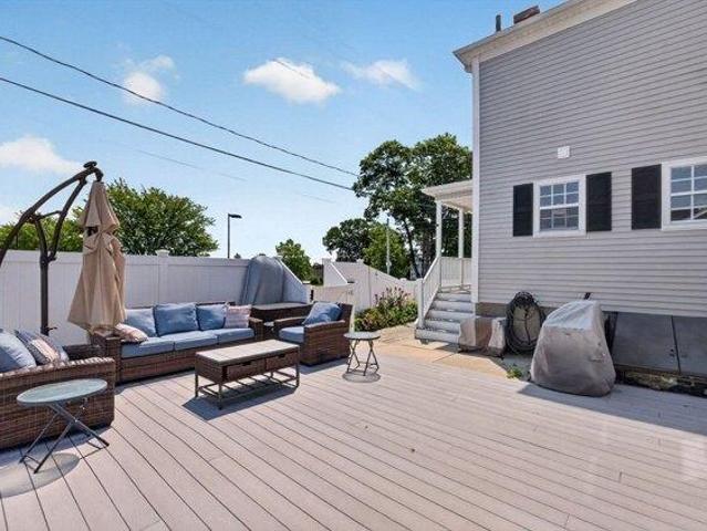 house with 4 bedroom, Fall River MA ES105059162