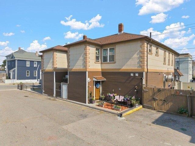 house with 4 bedroom, Fall River MA ES105108871
