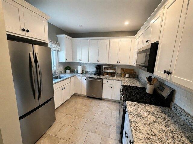 house with 4 bedroom, Fall River MA ES105229095