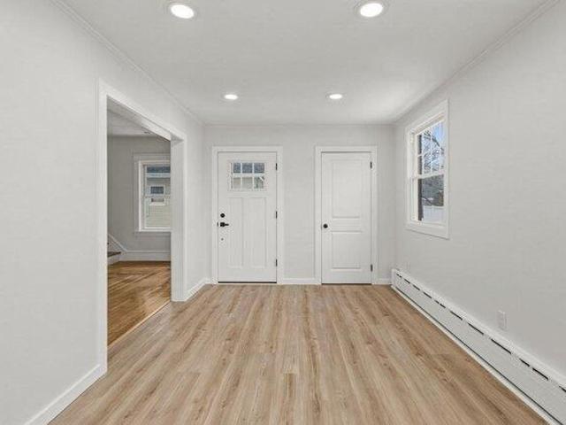 house with 4 bedroom, Fall River MA ES103020269