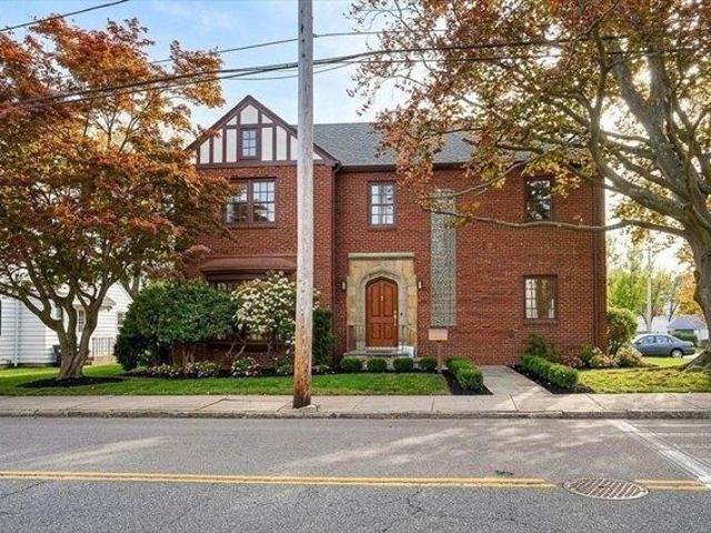 house with 4 bedroom, Fall River MA ES103249856
