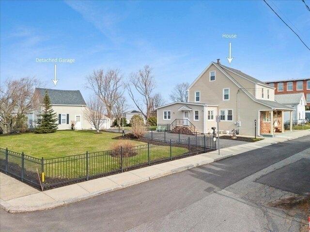house with 4 bedroom, Fall River MA ES103250676