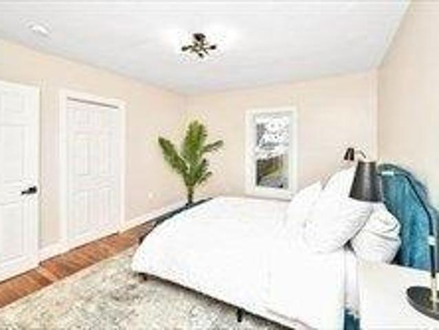 house with 4 bedroom, Fall River MA ES103432053