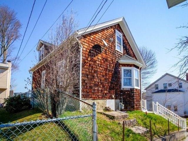 house with 4 bedroom, Fall River MA ES103850644