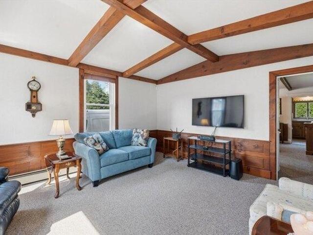 house with 4 bedroom, Fall River MA ES103967737