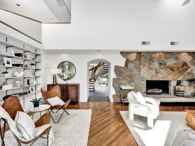 house with 4 bedroom, Falmouth MA ES105157021