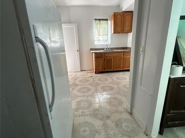 house with 4 bedroom, Far Rockaway NY ES72691999