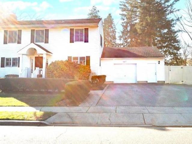house with 4 bedroom, Farmingdale NY DS72692128