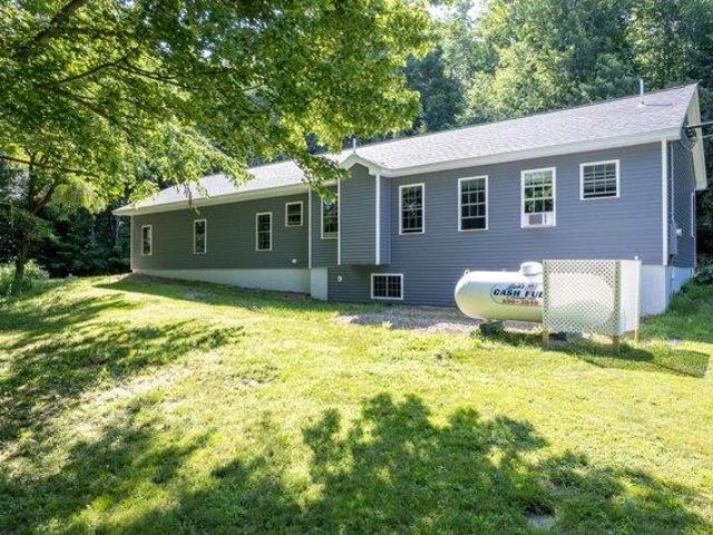 house with 4 bedroom, Farmington ME ES105109372