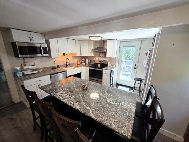 house with 4 bedroom, Farmington NH ES104608326