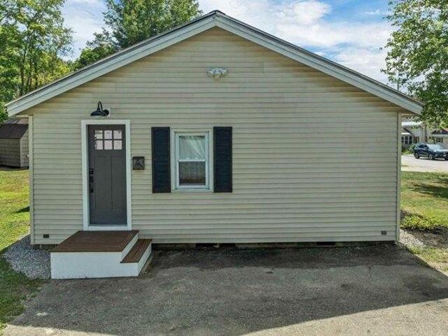 house with 4 bedroom, Farmington NH ES105104898