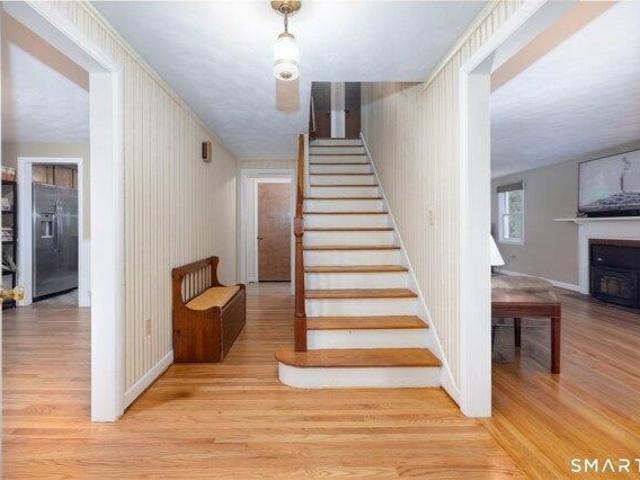 house with 4 bedroom, Farmington CT DLS102725284