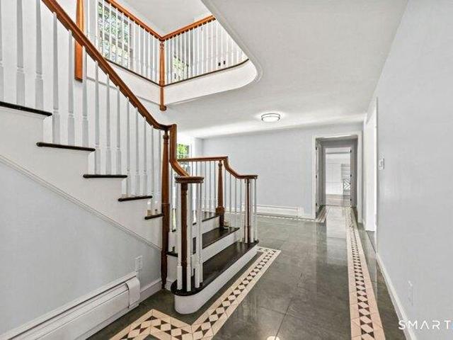 house with 4 bedroom, Farmington CT ES104608839